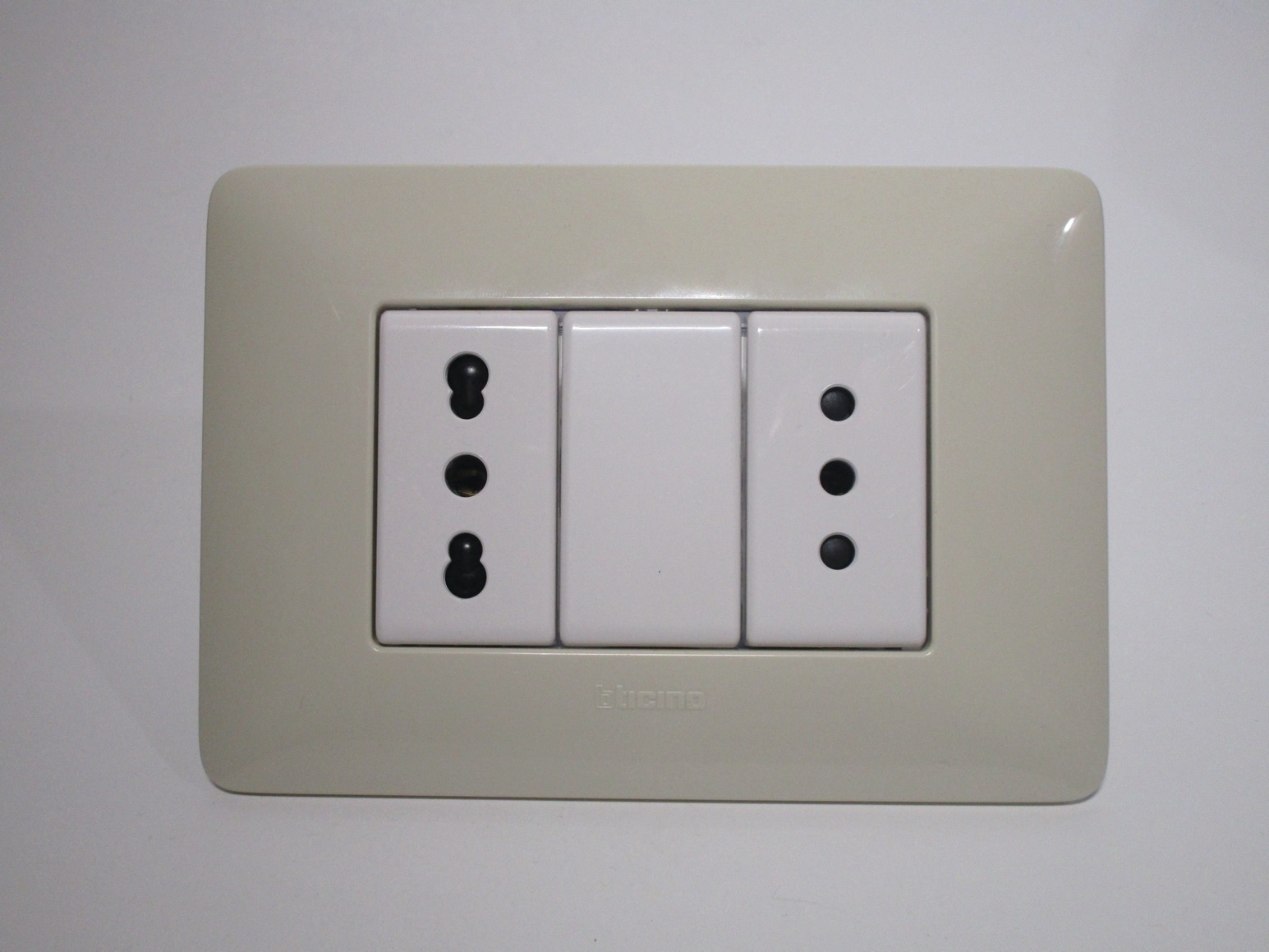 Italian plugs and sockets