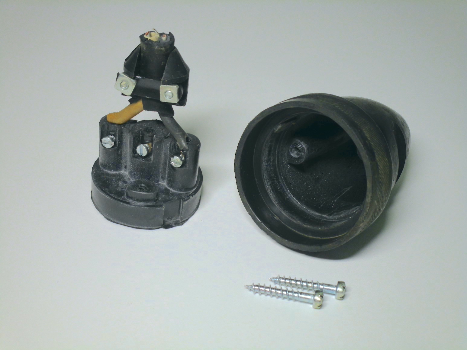 Vintage Italian plugs